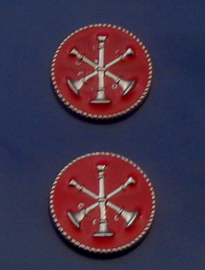 3 Bugles CROSSED SILVER on RED 15/16" Discs Collar Pins
